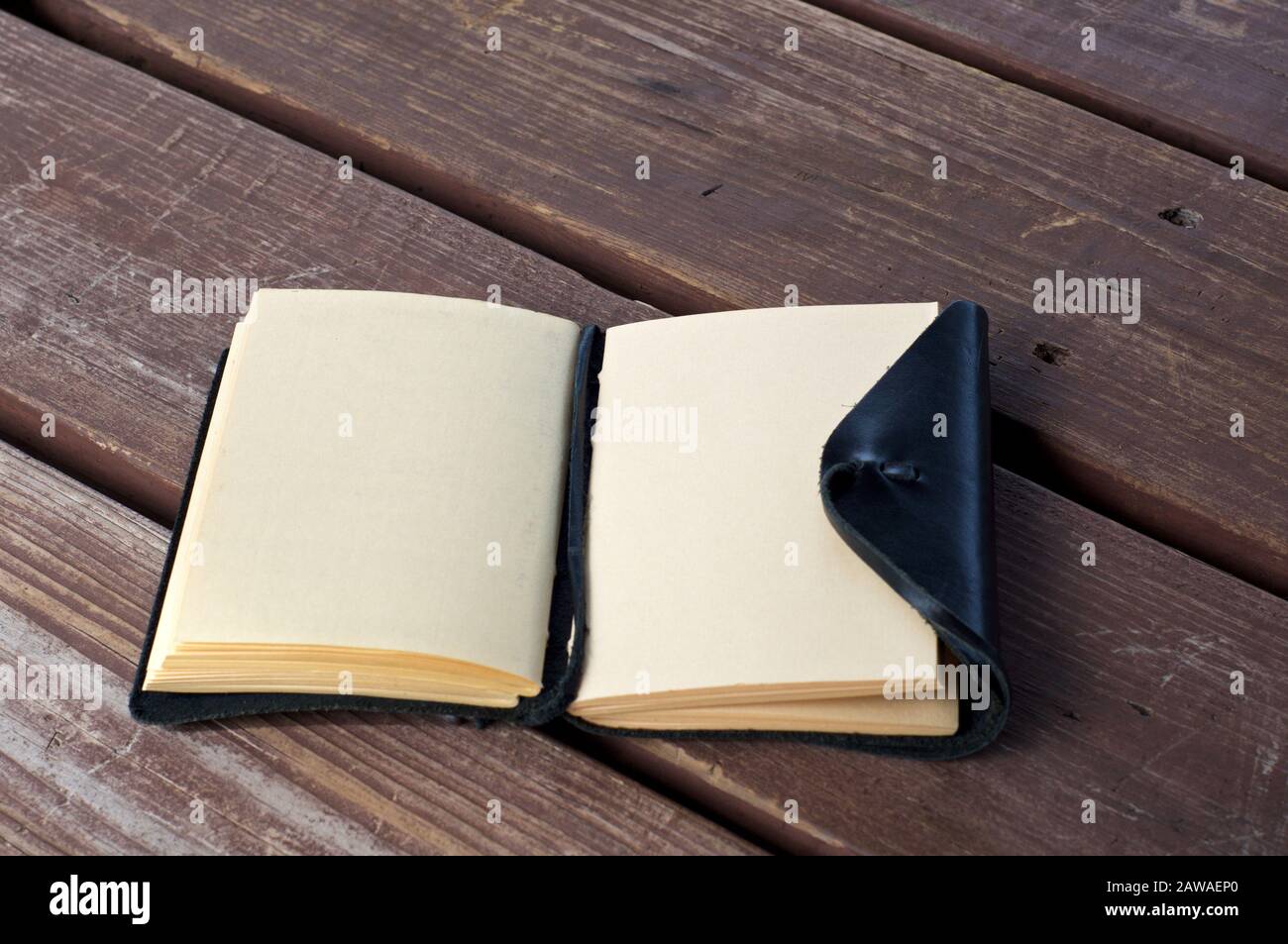 Leather bound journal hi-res stock photography and images - Alamy