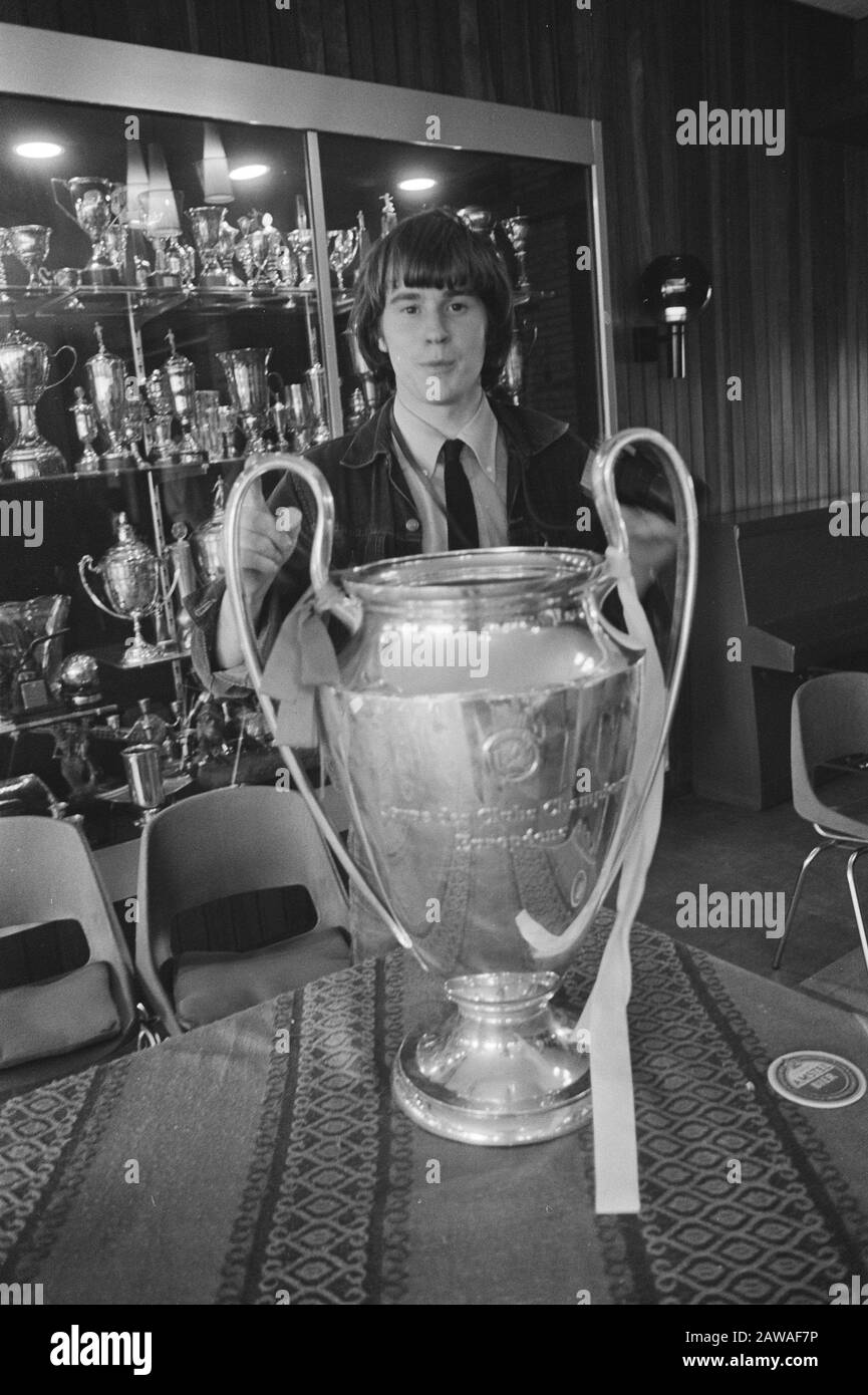 Sports football soccer uefa cup Black and White Stock Photos & Images ...