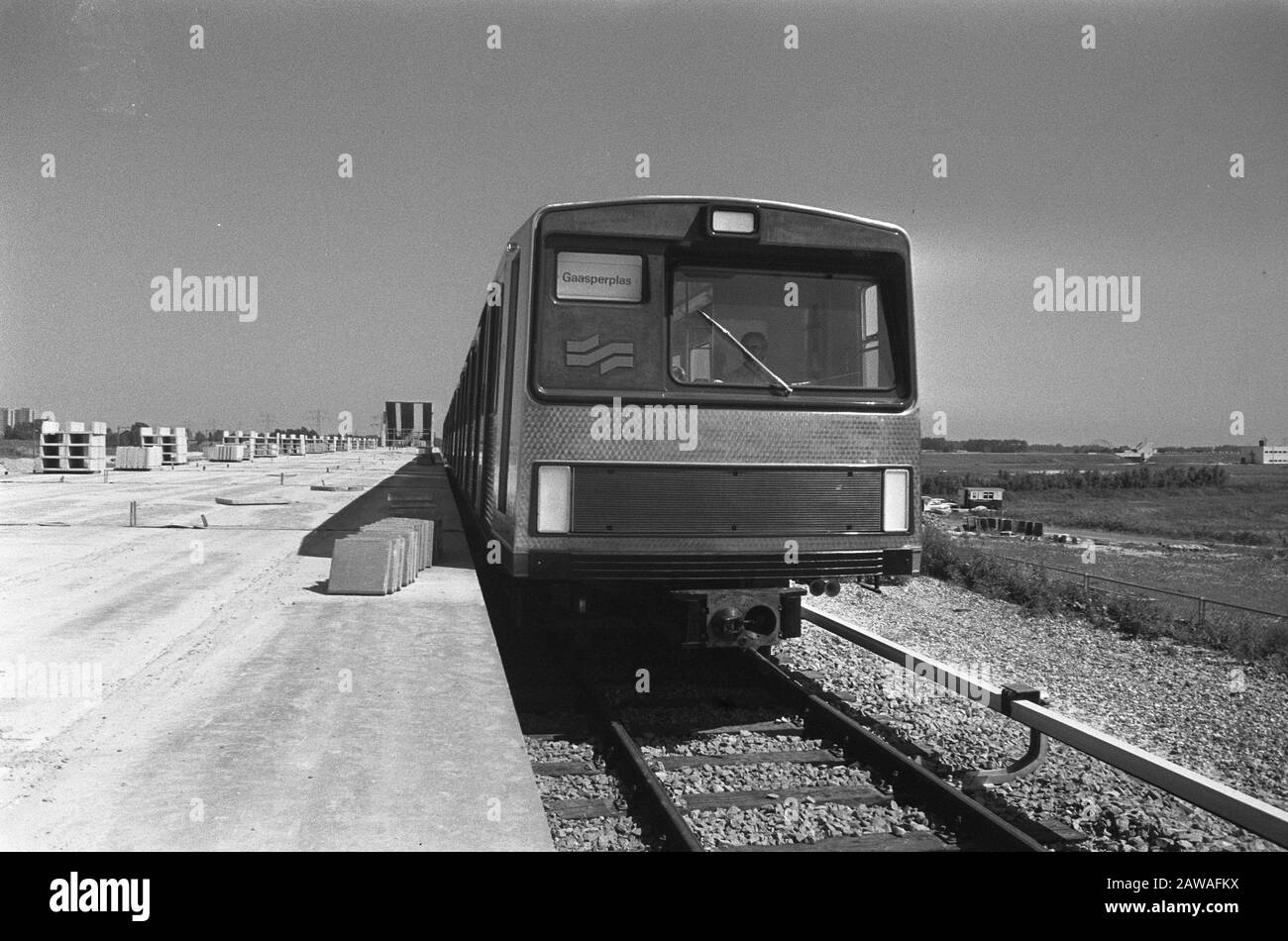 Metros 2 metros Black and White Stock Photos & Images - Alamy