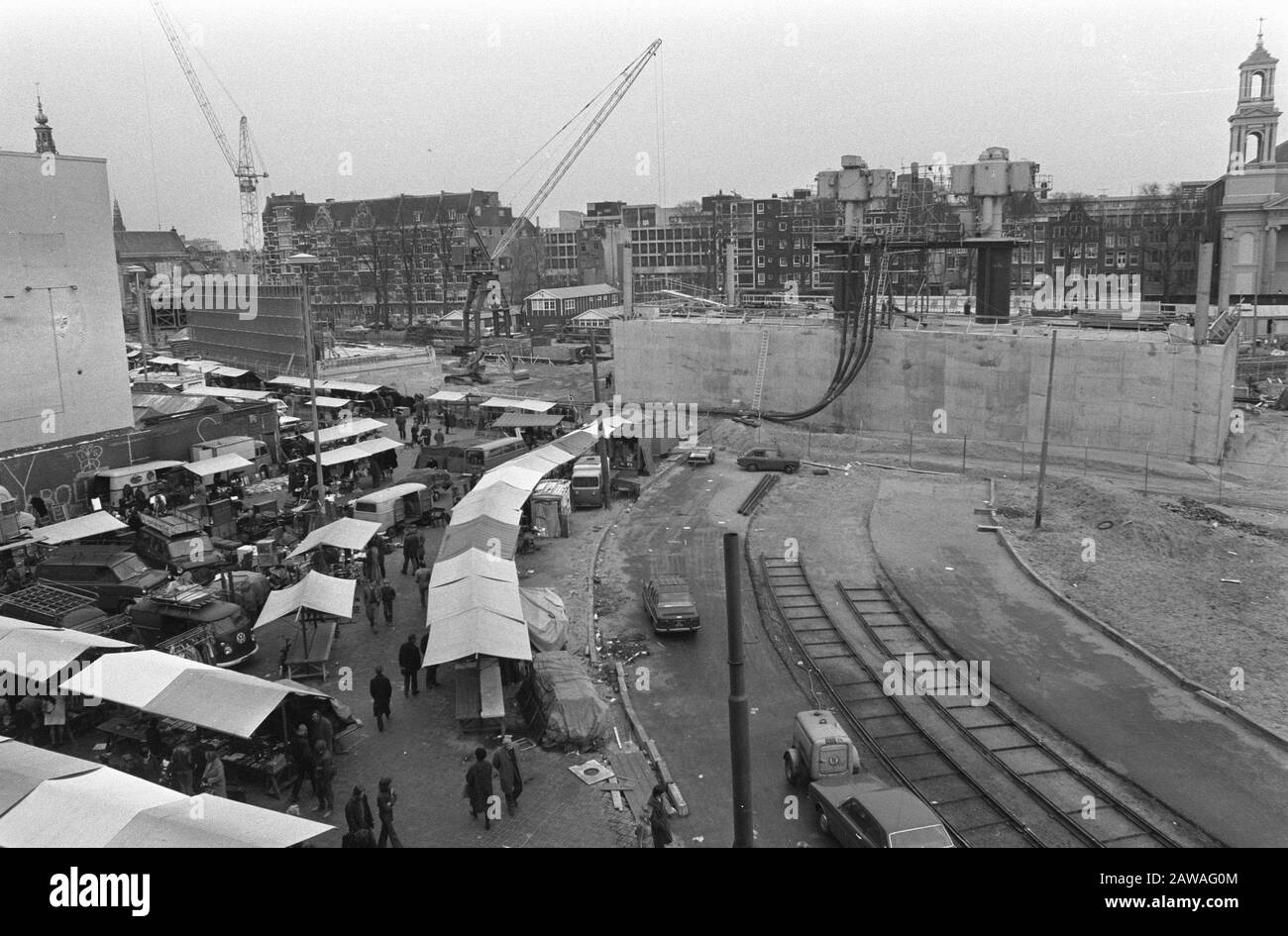 Waterloo station construction Black and White Stock Photos & Images - Alamy