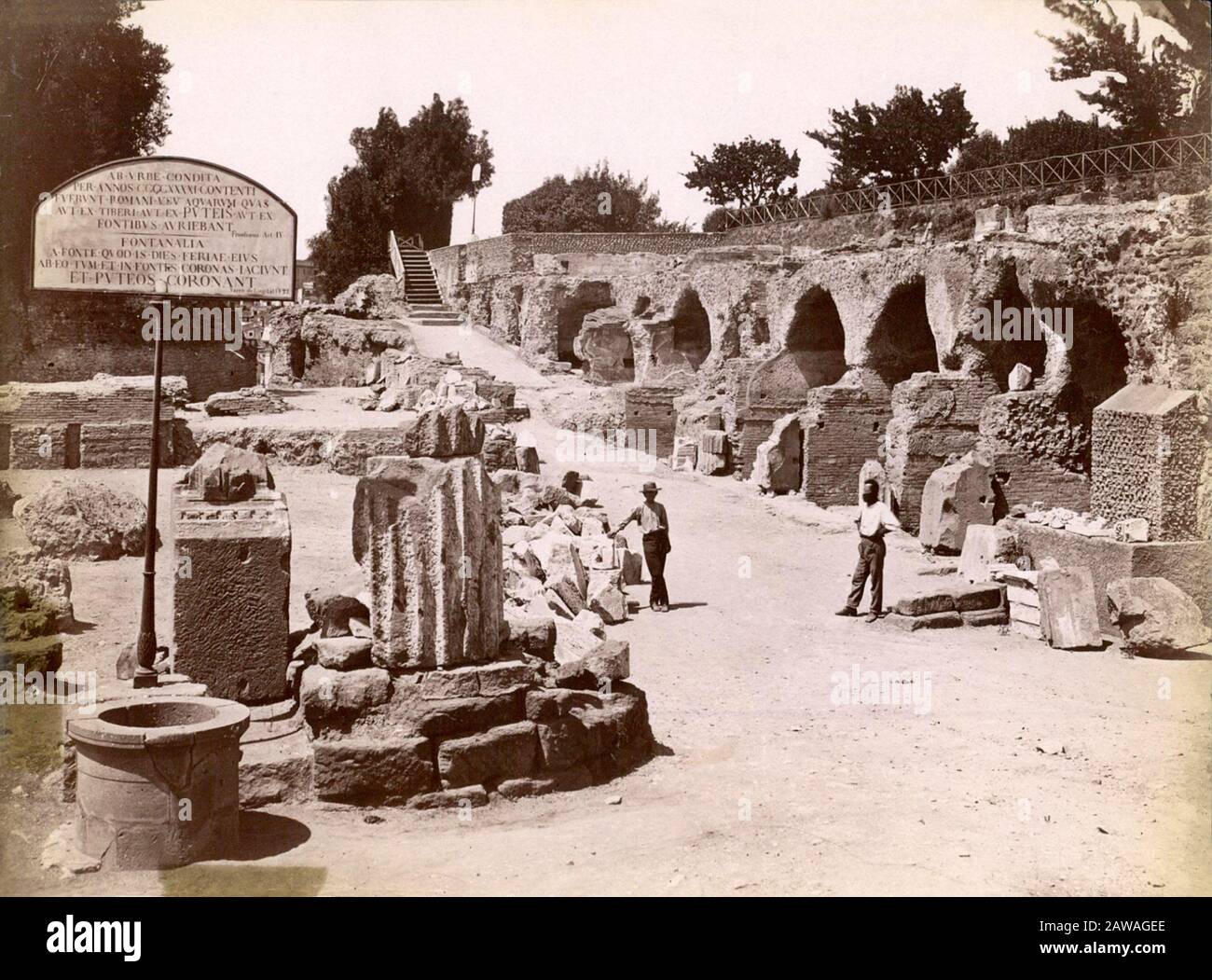 1875 ca. , ROMA , ITALY : THE CASE PRETORIANE ( Lararium ) of Guardia ...