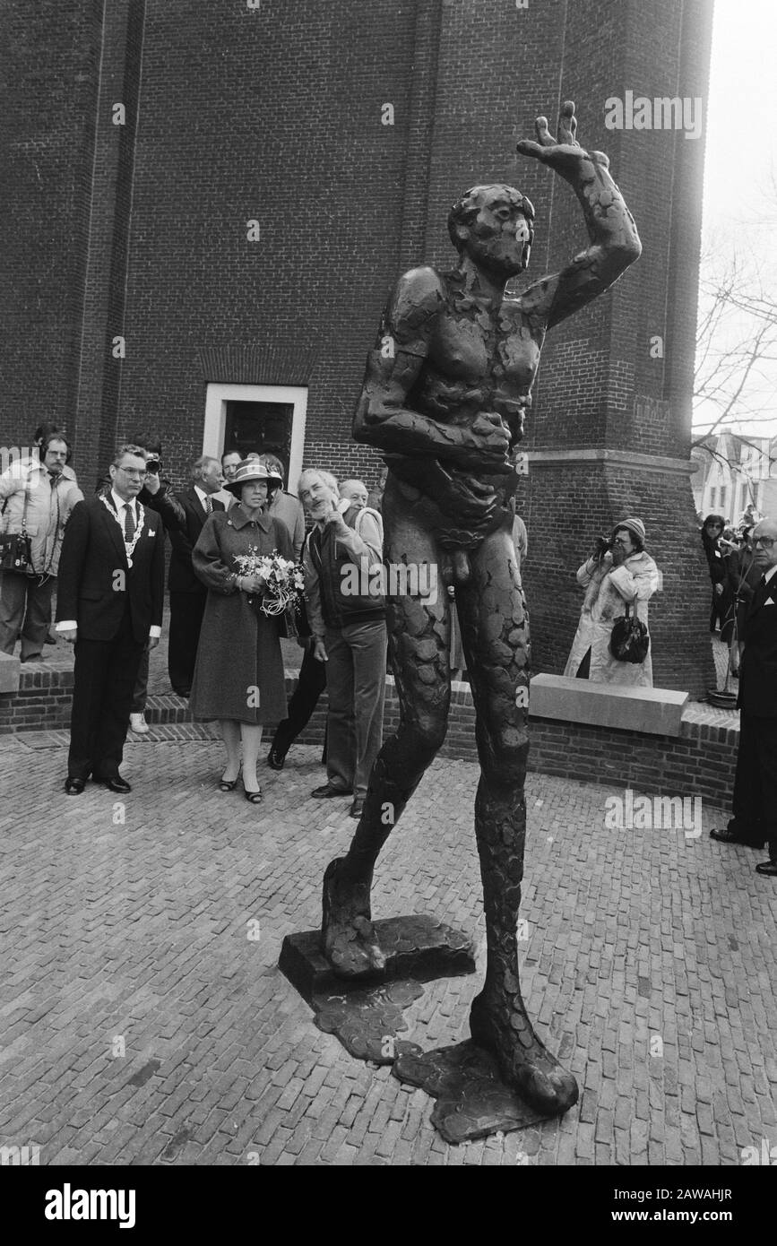 Sculptor leen droppert hi-res stock photography and images - Alamy