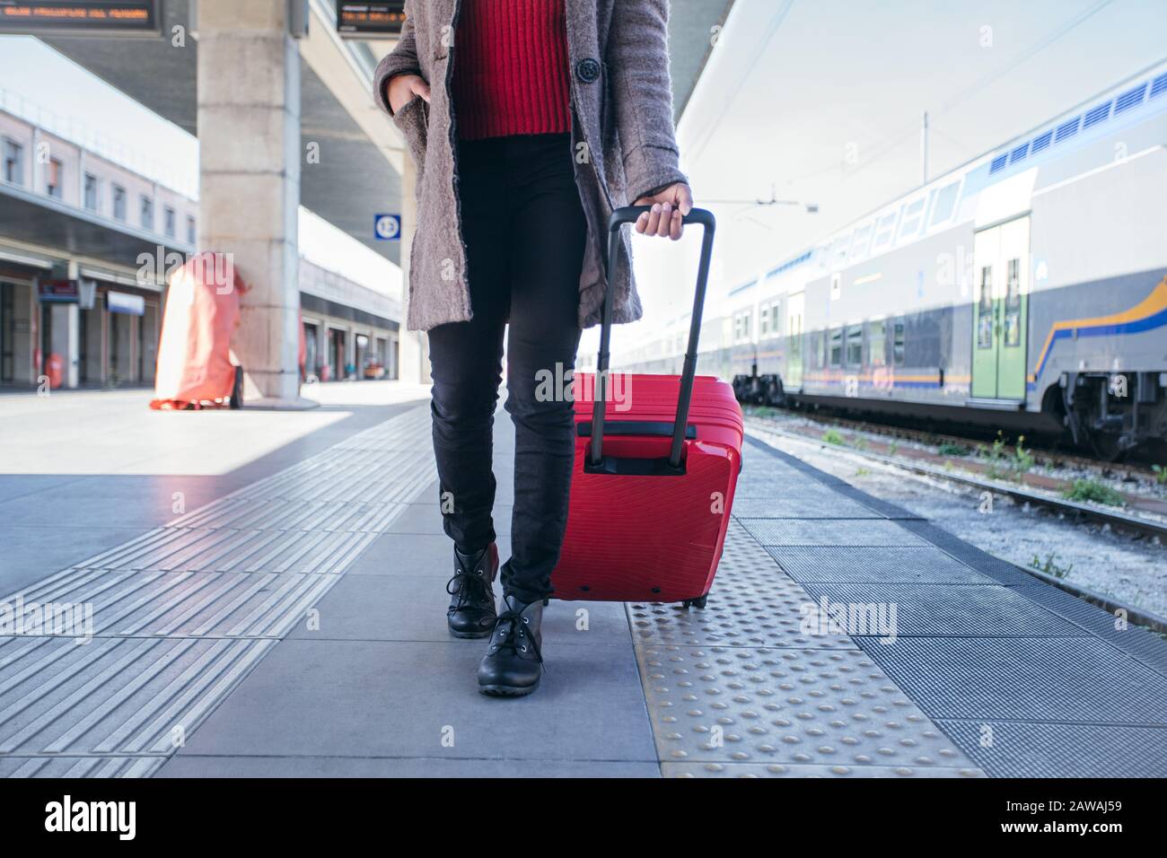 Dragging hi-res stock photography and images - Alamy