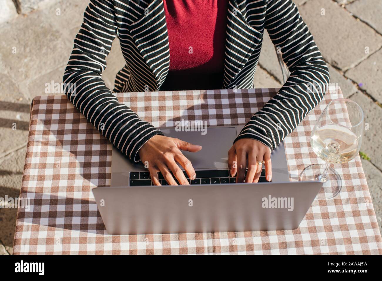 Laptop leaving hi-res stock photography and images - Alamy