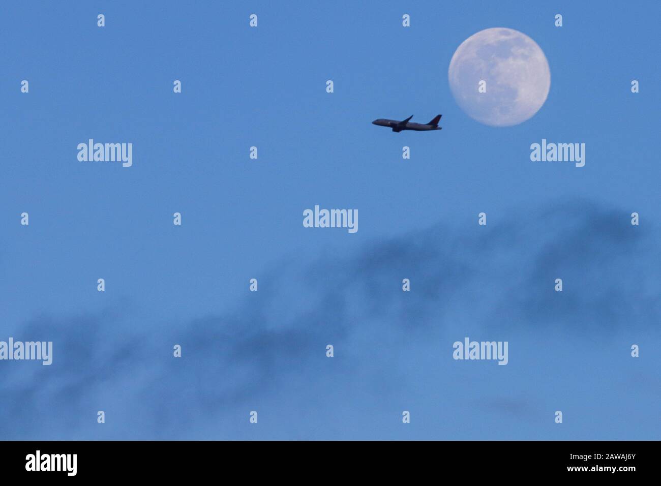 New York, New York, USA. 7th Feb, 2020. Full moon is seen from New York ...