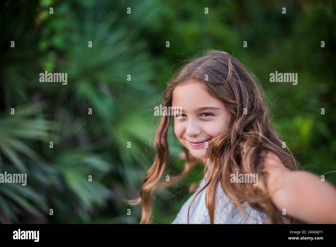 Lifestyle portrait of young girl Stock Photo - Alamy