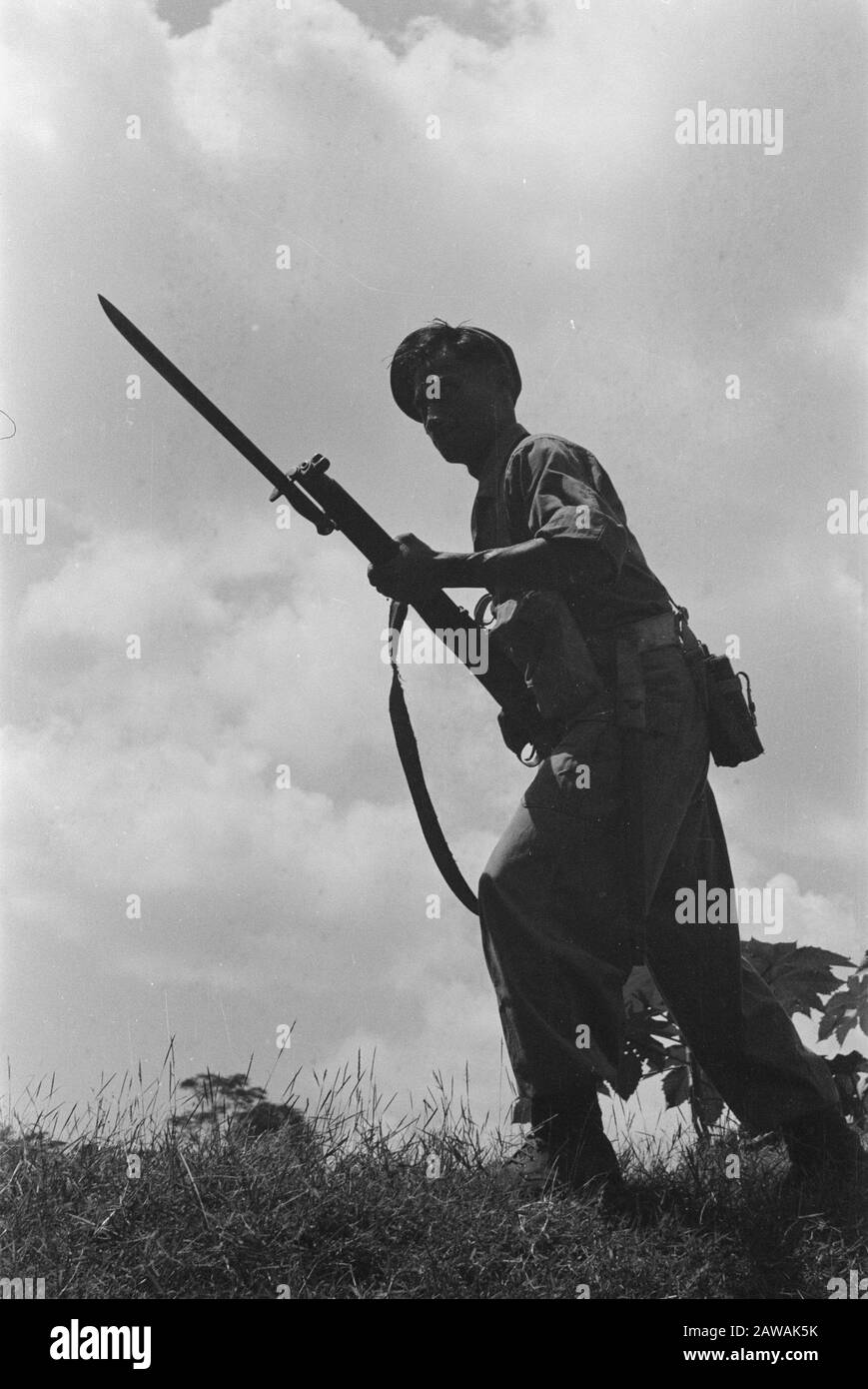 Patrol Walk 1-1 Infantry Regiment KNIL [military bayonet on his rifle ...