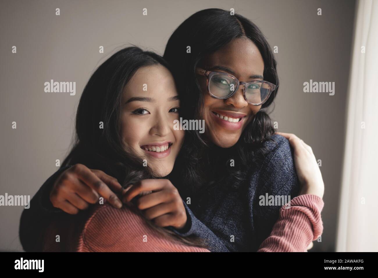 Portrait two friends hi-res stock photography and images - Alamy