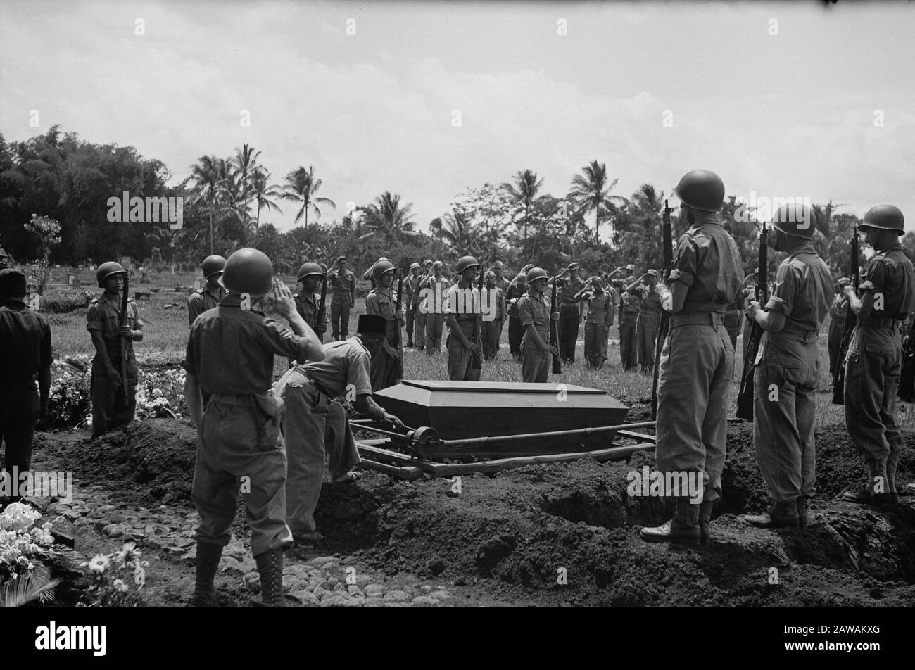 [Military burial plot Surabaya] Annotation: Huls 1412 Date: January ...