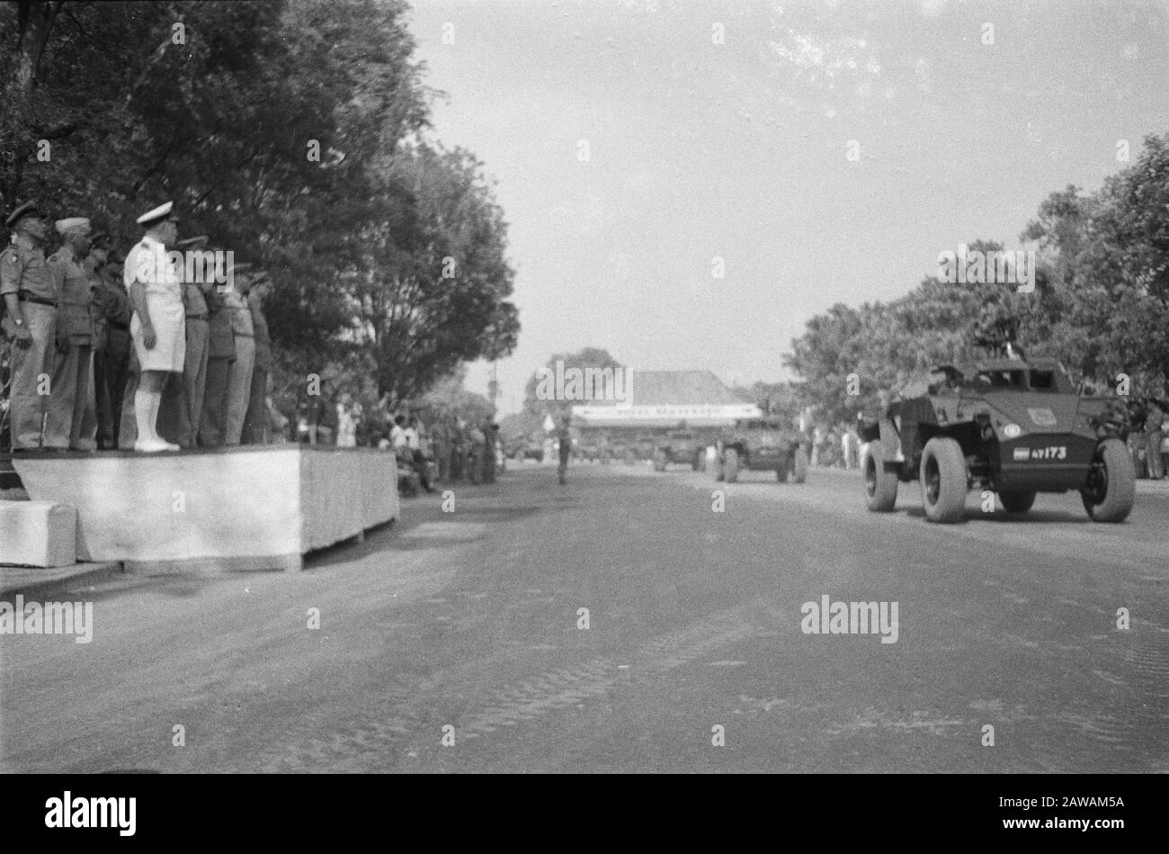 parade for the British General Montagu Stopford Military weapon ...