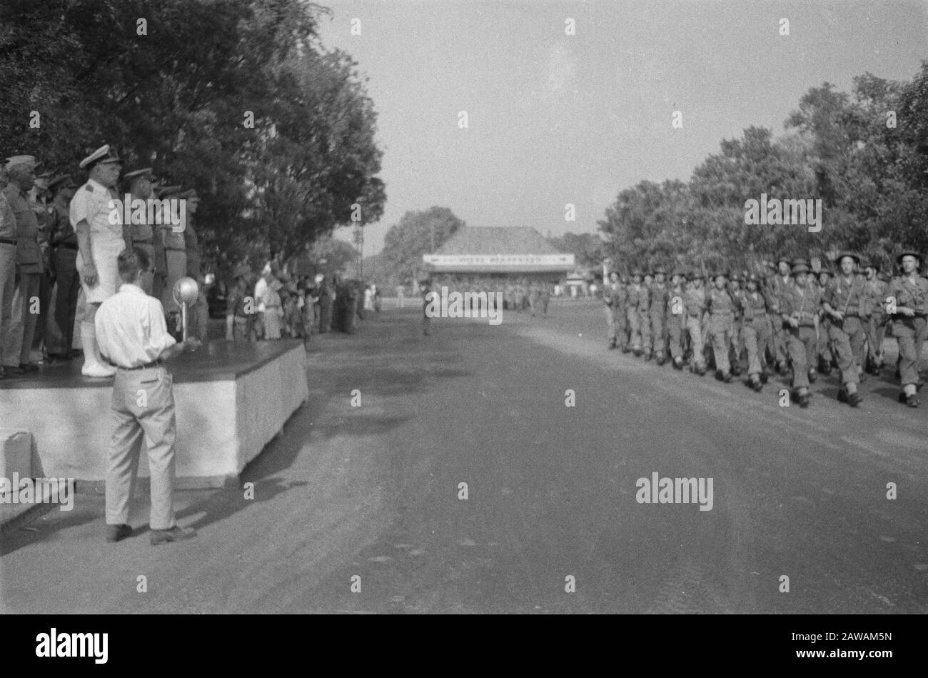 parade for the British General Montagu Stopford Military weapon ...