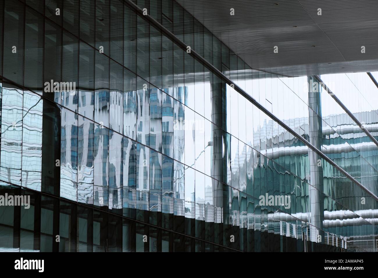Steel glass facade facades hi-res stock photography and images - Alamy