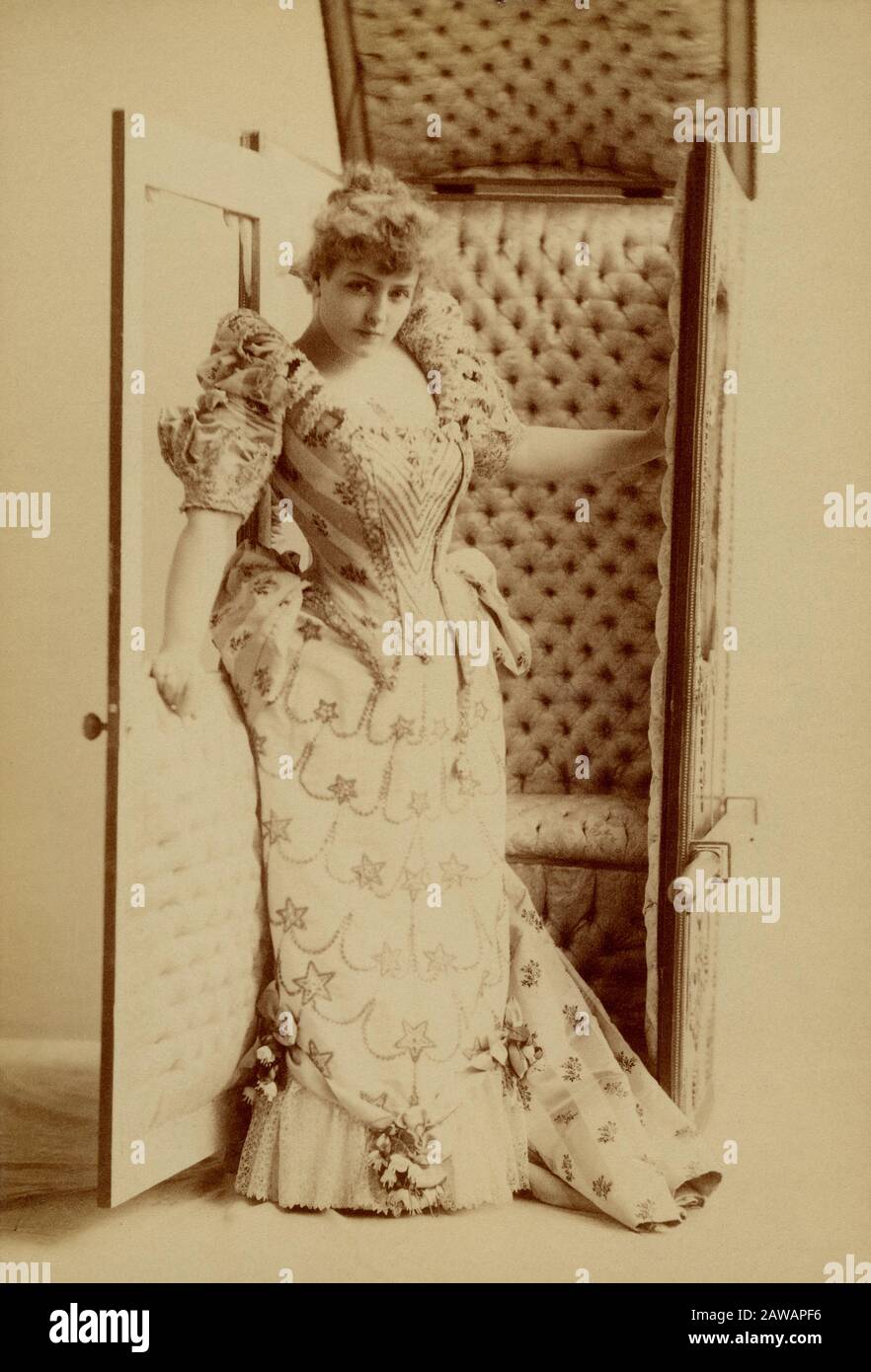 1890 ca , New York , USA : The celebrated american dancer and actress ...