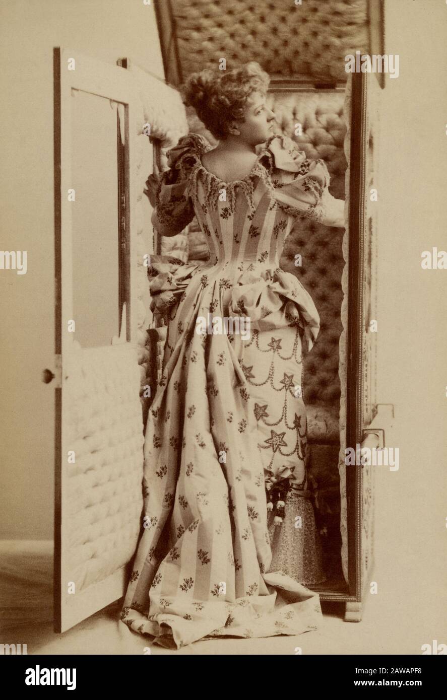 1890 ca , New York , USA : The celebrated american dancer and actress ...