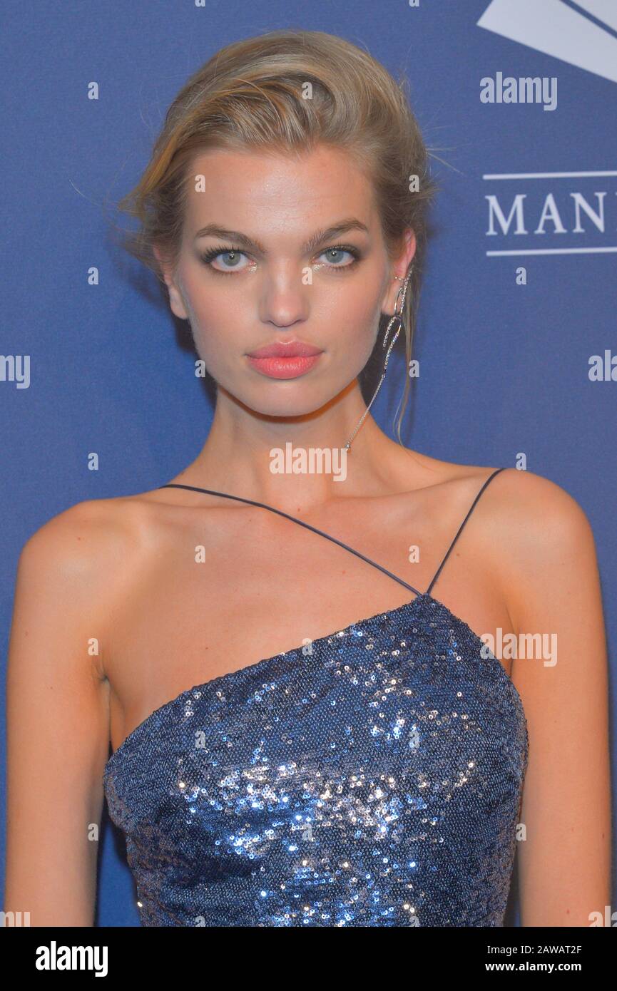 Daphne model hi-res stock photography and images - Alamy