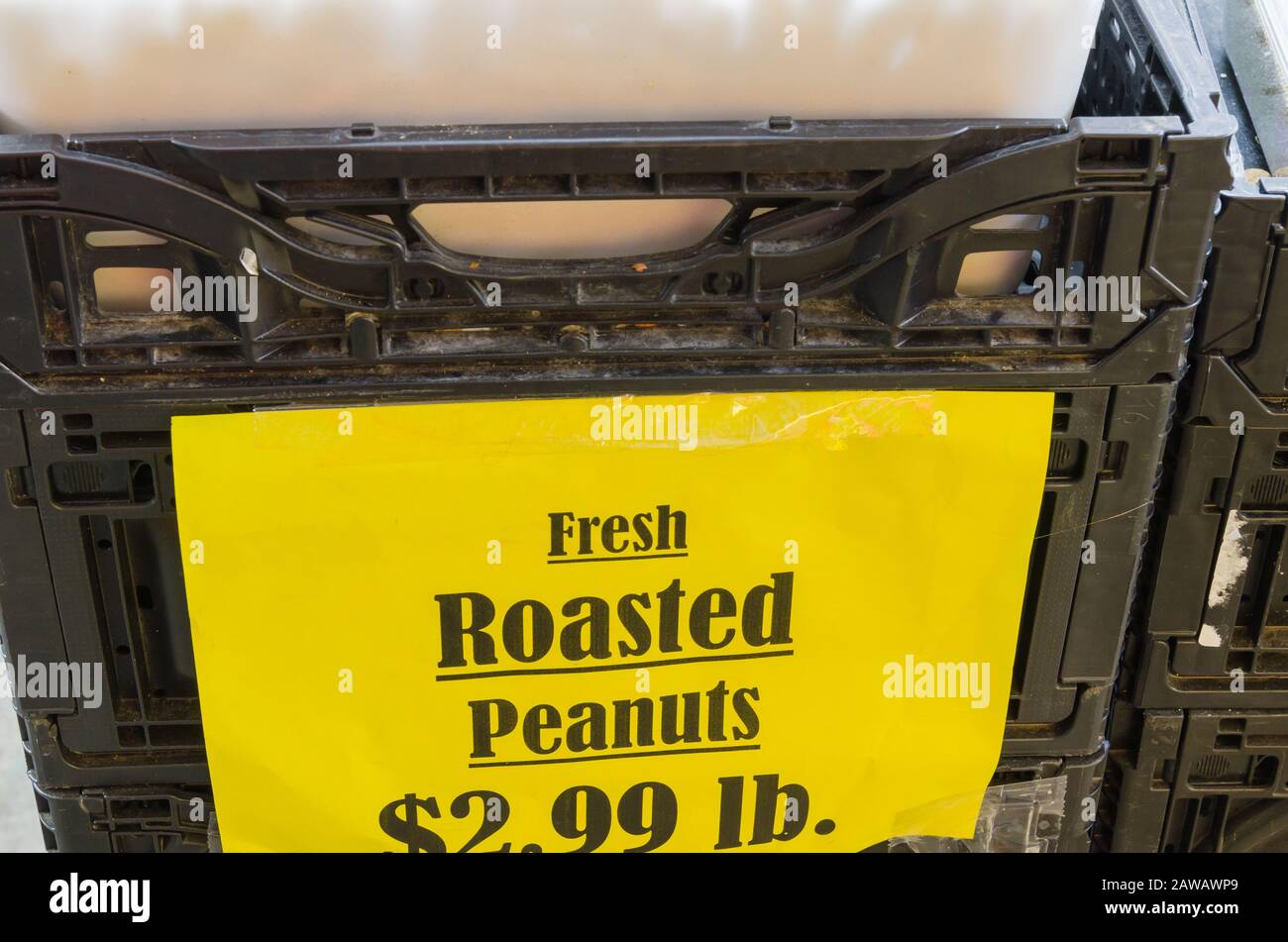 Peanuts nutrition label hi-res stock photography and images - Alamy
