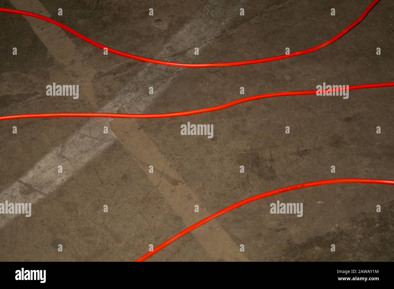 Wire floor hi-res stock photography and images - Alamy