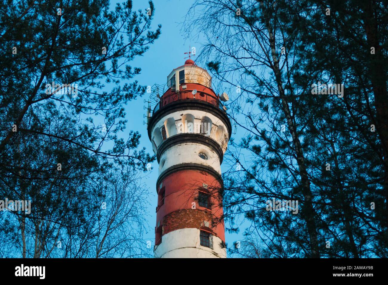 Lighthouse between trees hi-res stock photography and images - Alamy