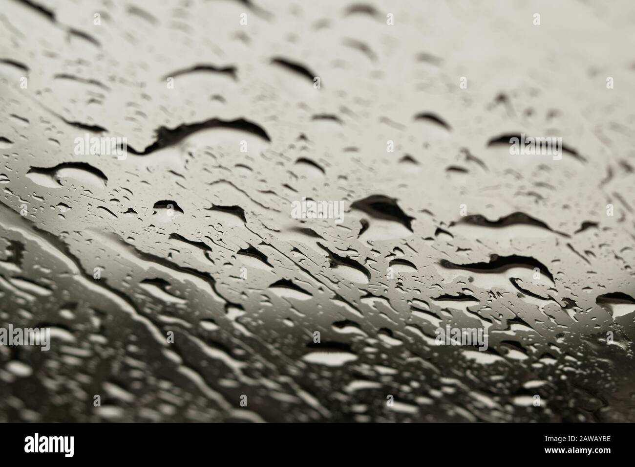 Light rain falling on glass hi-res stock photography and images - Alamy