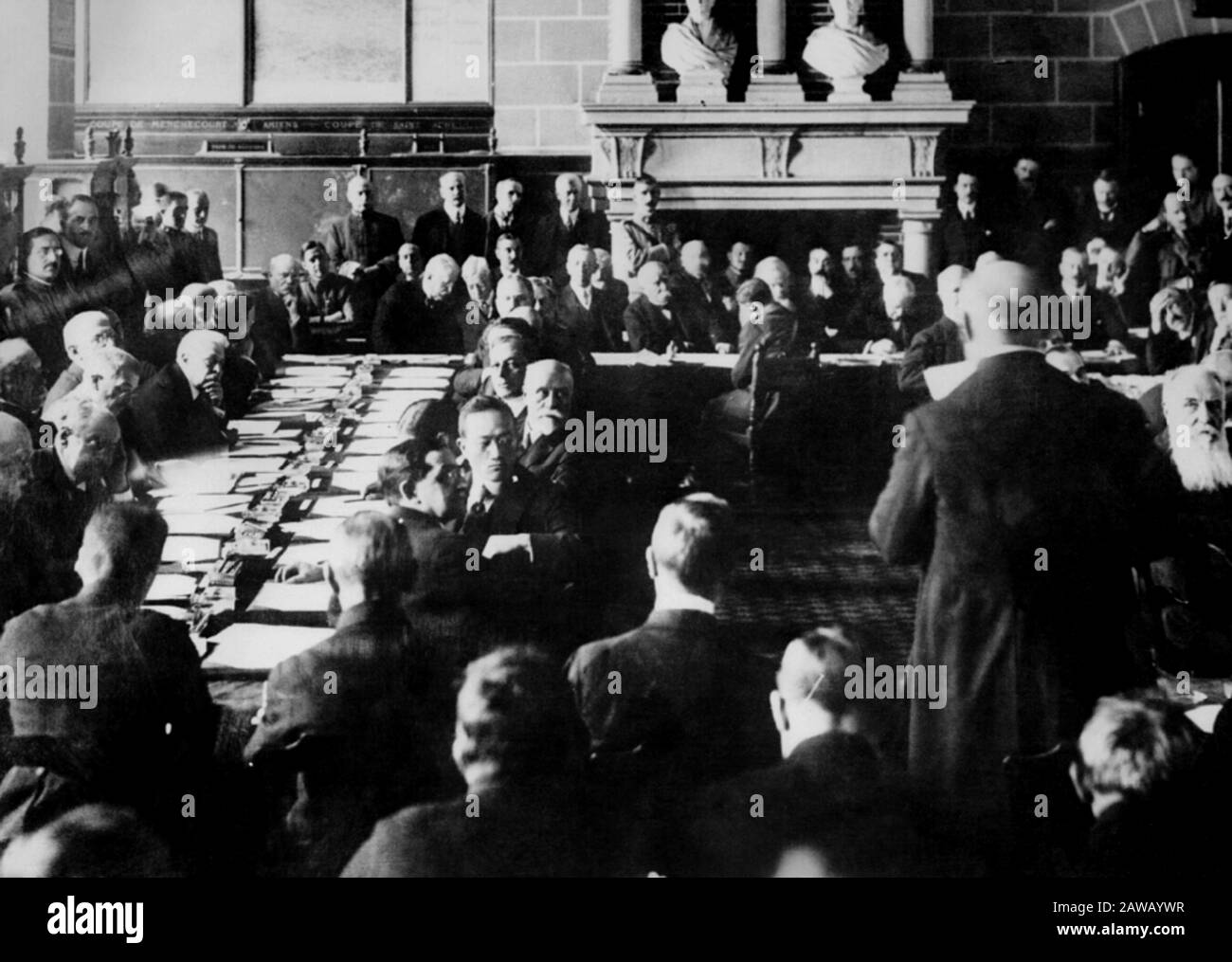 Peace terms hi-res stock photography and images - Alamy