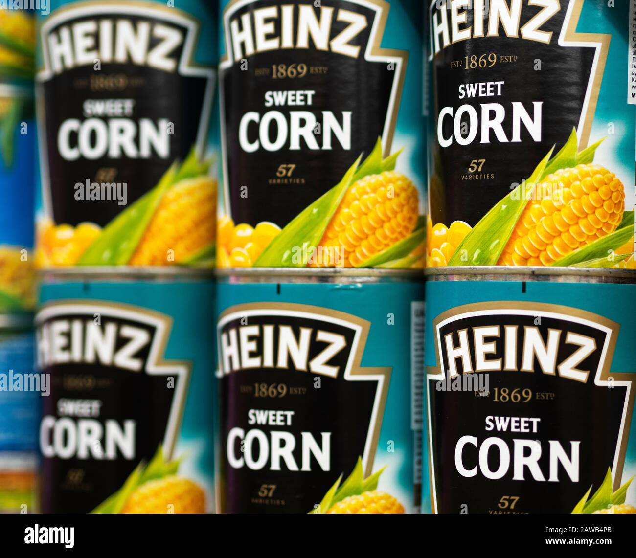 Heinz sweet corn cans on a shelf in a store Stock Photo - Alamy