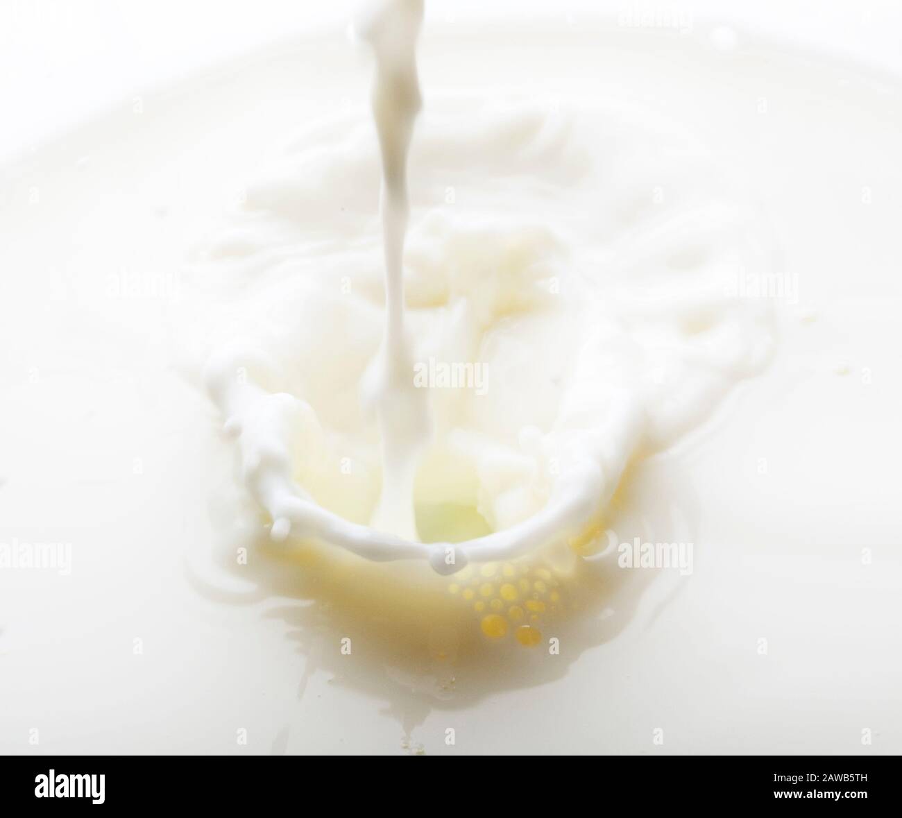 Image of the splash of milk Stock Photo - Alamy