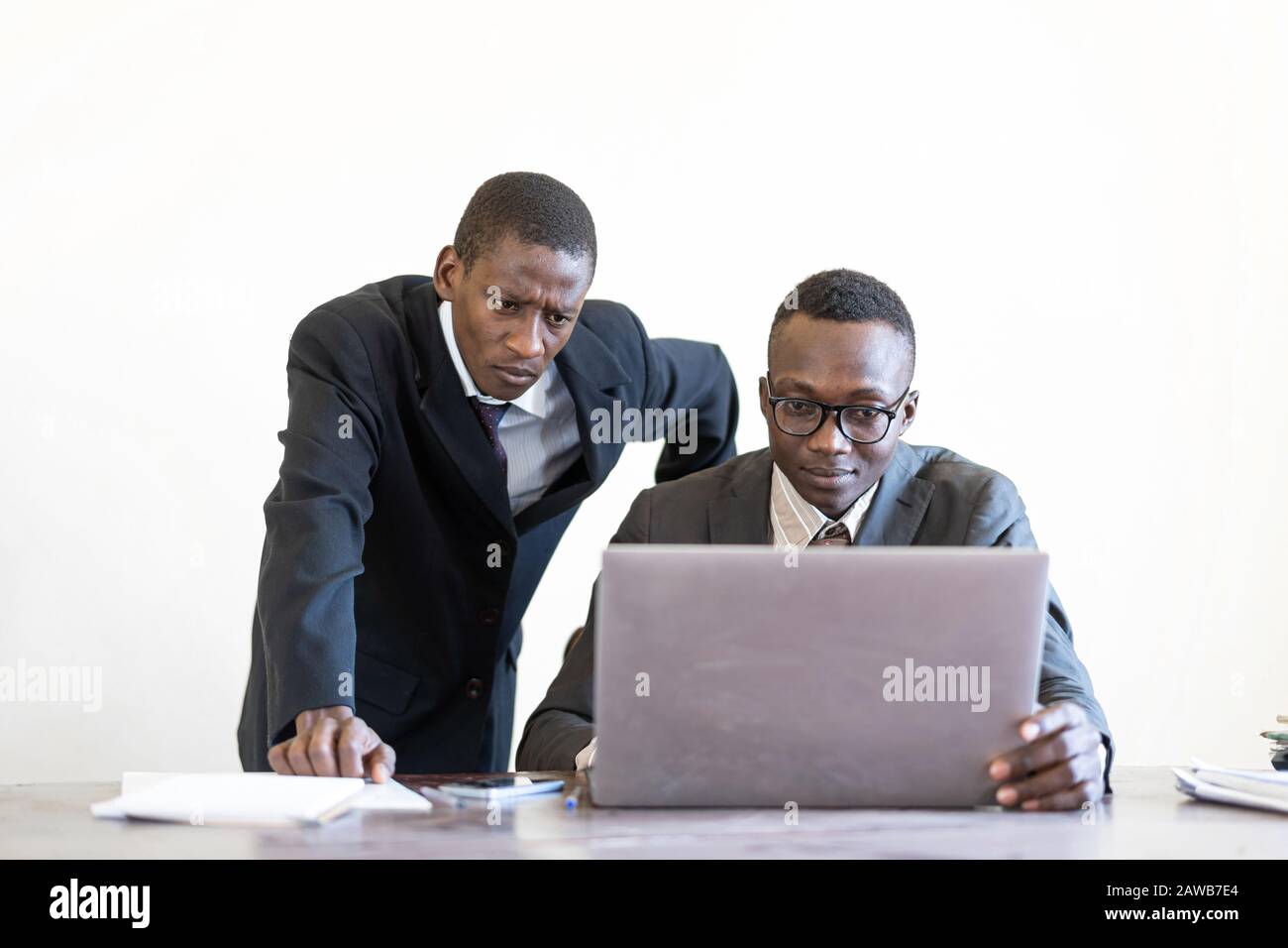 Two people 2021 2022 hi-res stock photography and images - Alamy
