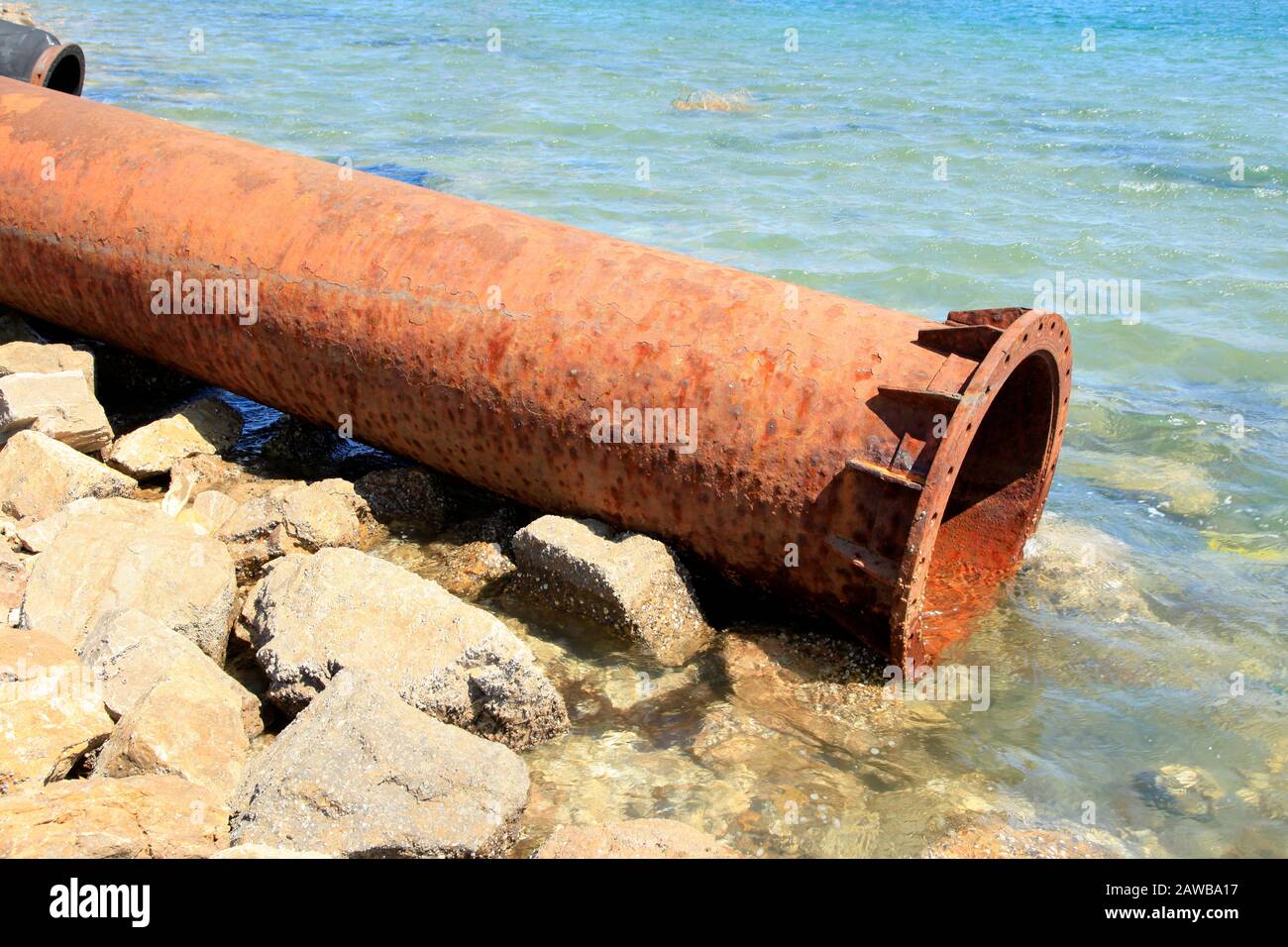 The rusty iron pipe Stock Photo - Alamy