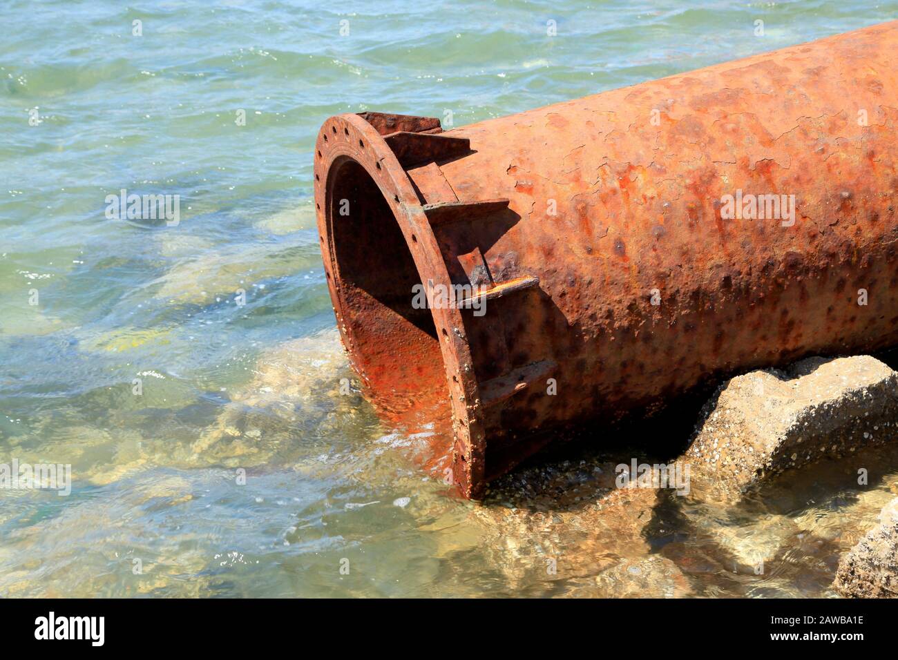 Structure duct old pipes piping hi-res stock photography and images - Alamy