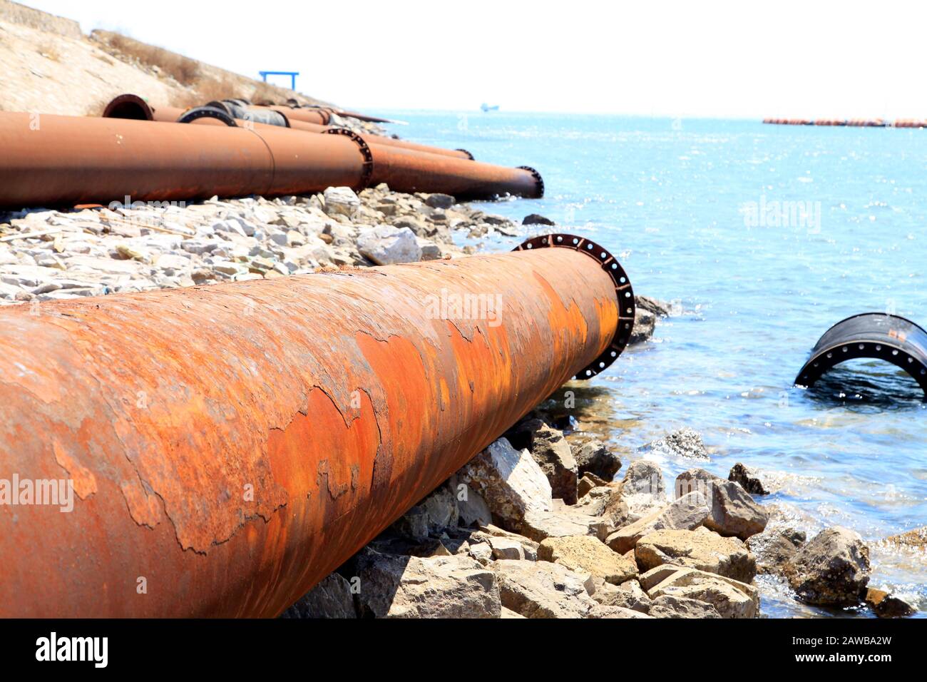 The rusty iron pipe Stock Photo - Alamy