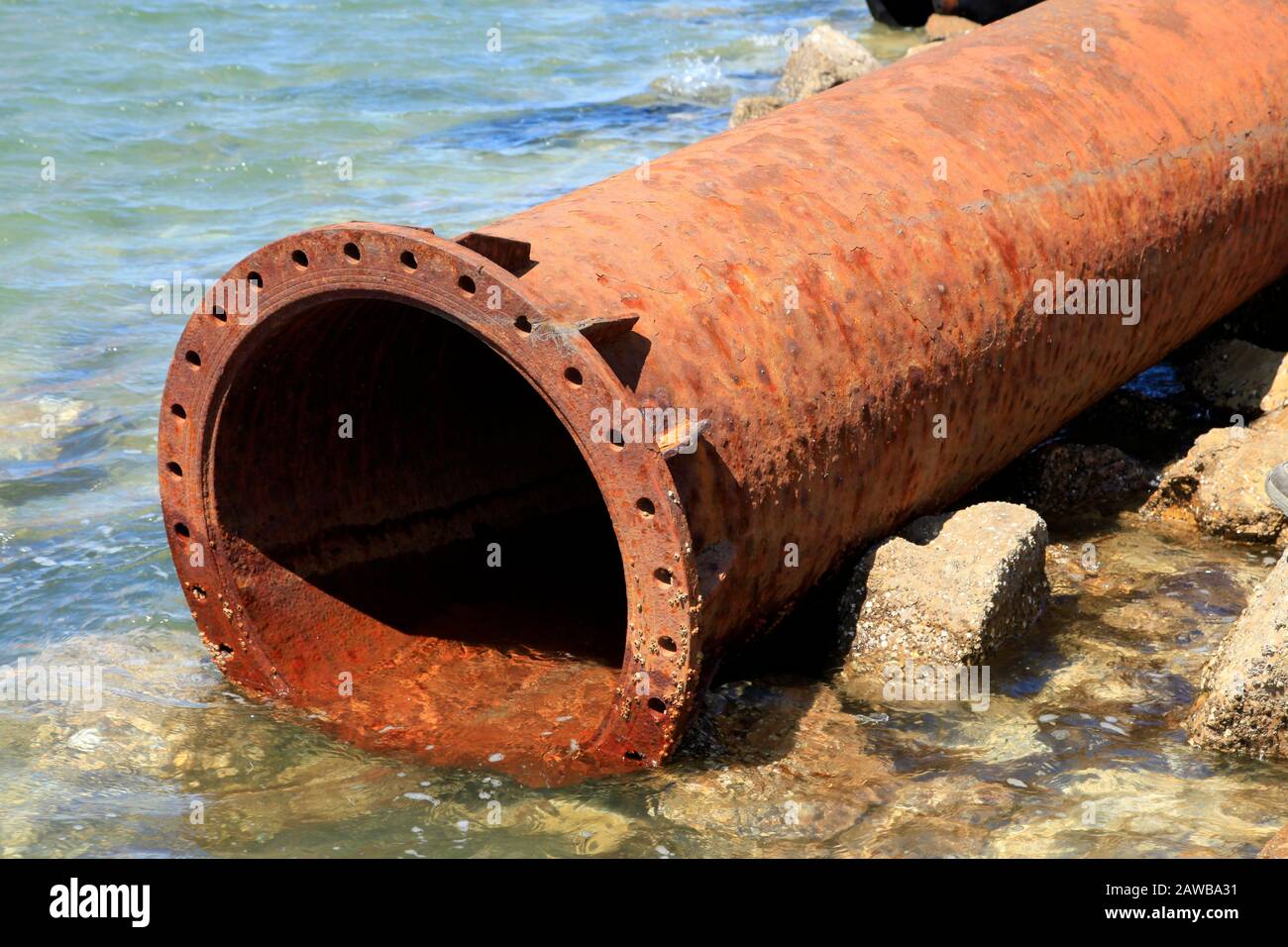 The rusty iron pipe Stock Photo - Alamy