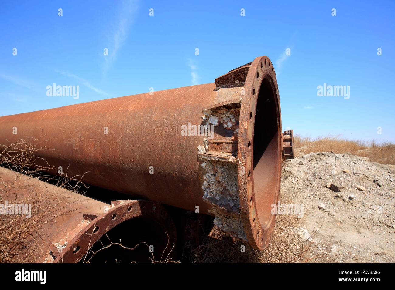 The rusty iron pipe Stock Photo - Alamy