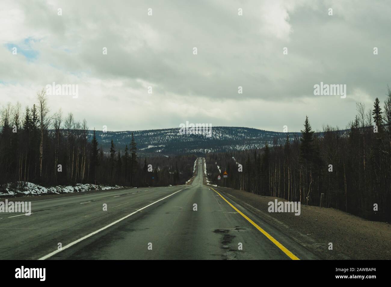 Mountain road. highway in mountains. long distance view Stock Photo - Alamy