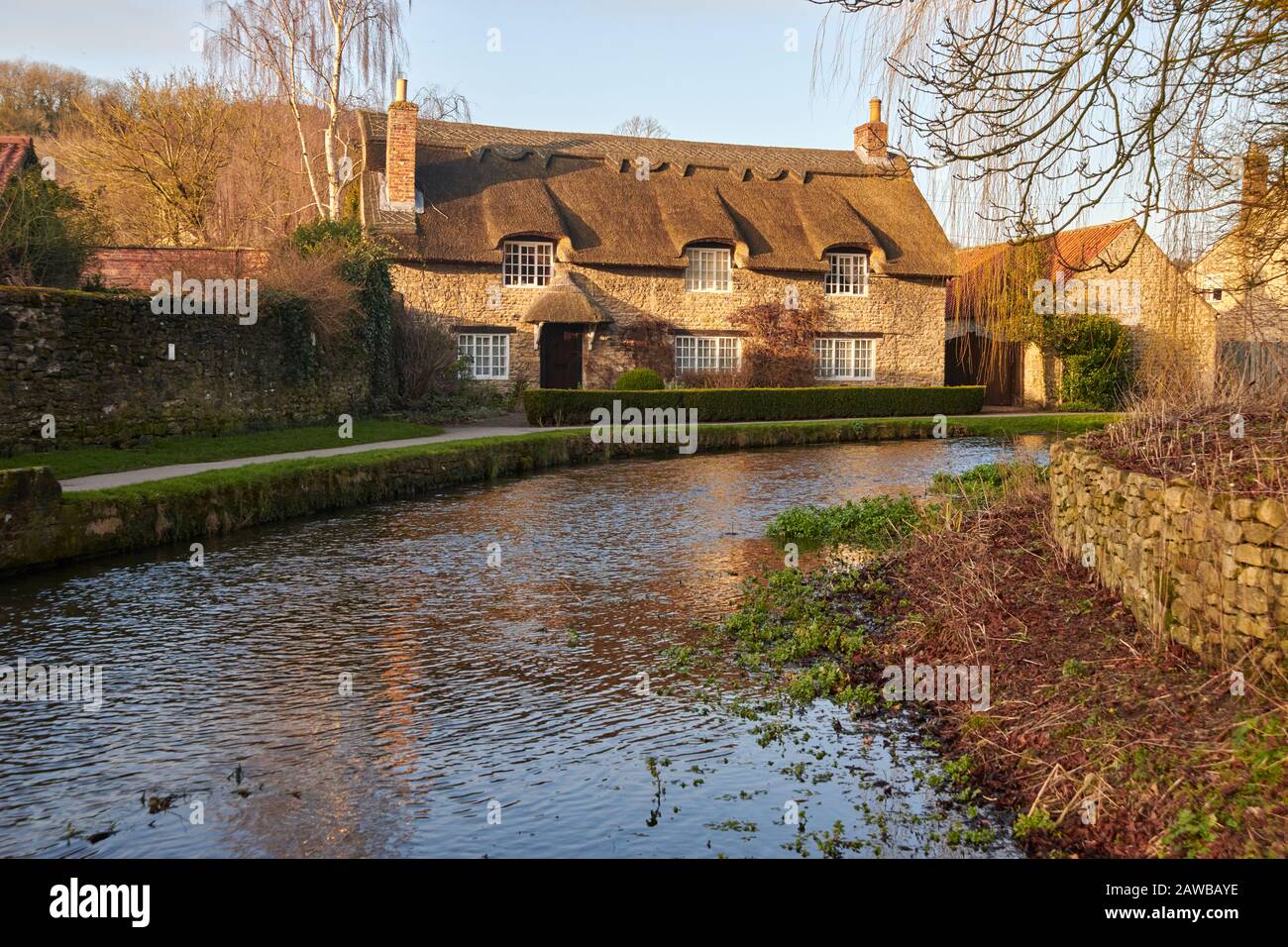 English Country Cottage Farm High Resolution Stock Photography and ...