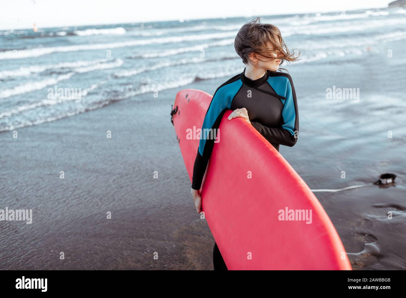 Woman Cold Wetsuit High Resolution Stock Photography and Images - Alamy