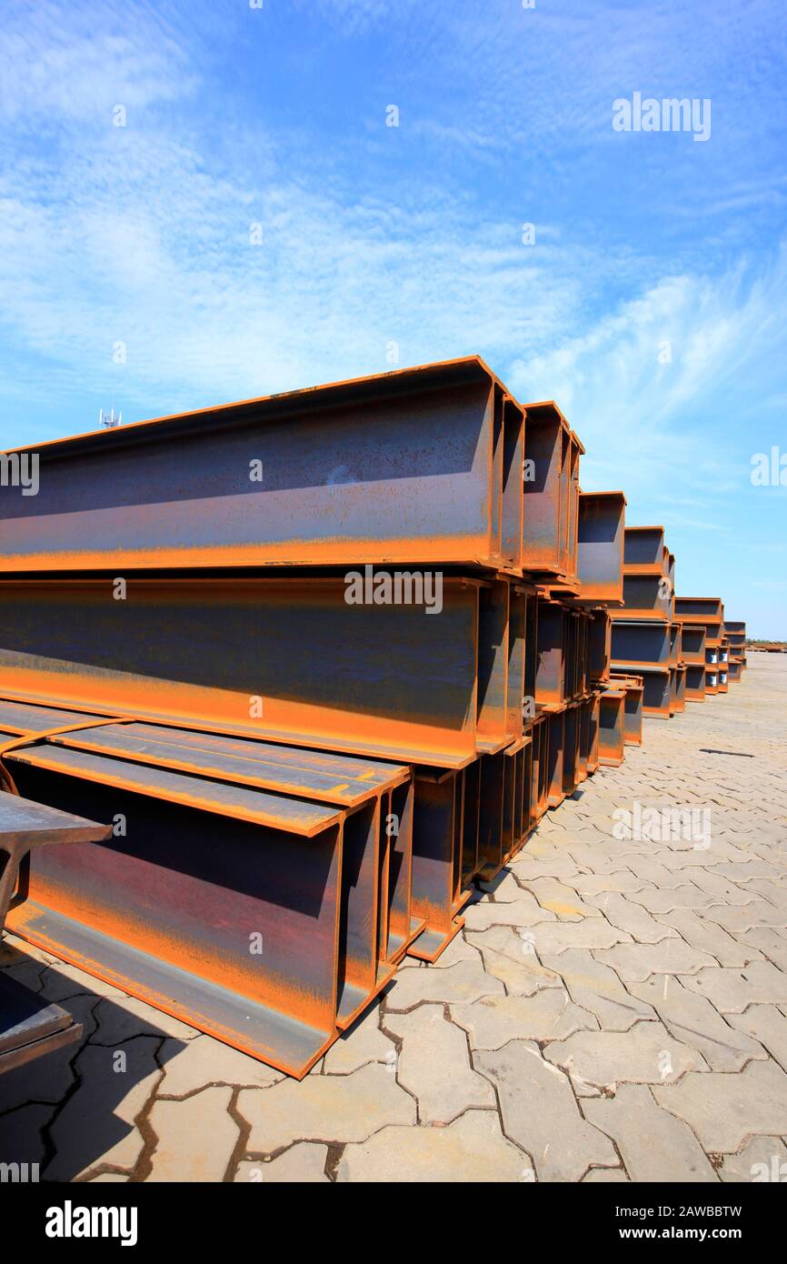 Steel channel bar hi-res stock photography and images - Alamy