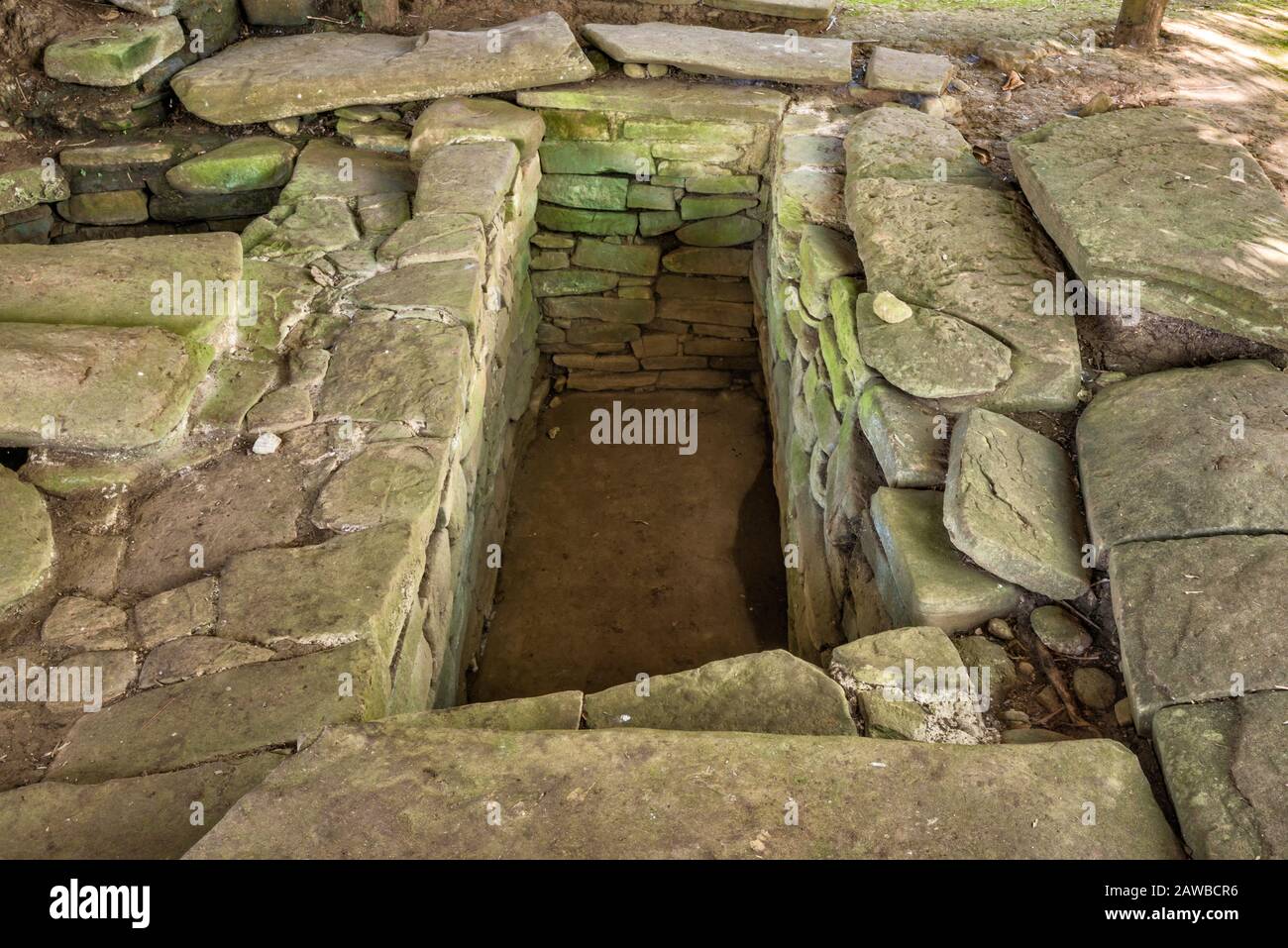 Open tomb, Nim Li Punit, Maya ruins, Southern Highway, Toledo District ...