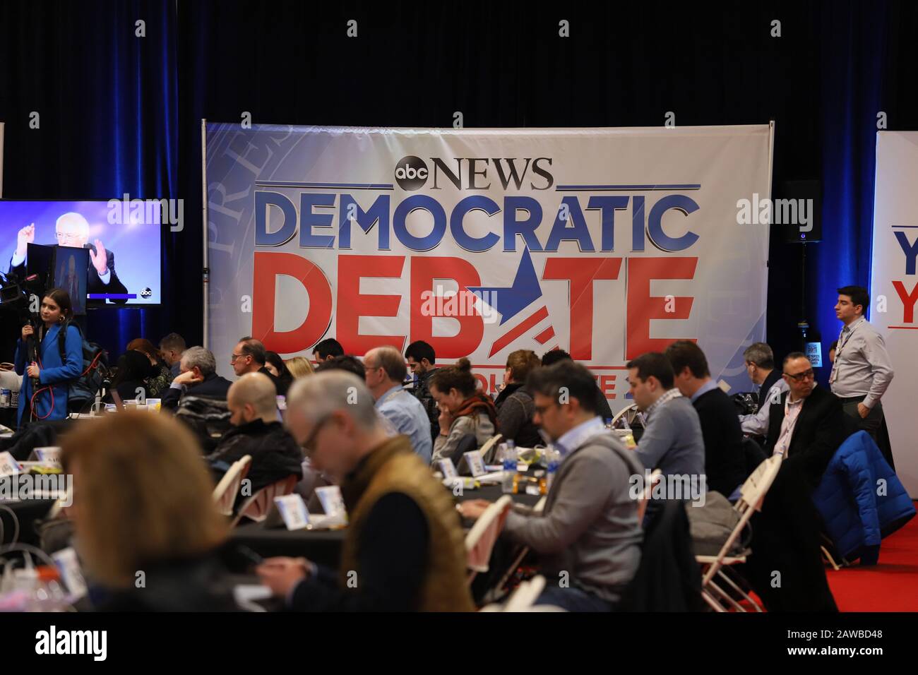Manchester, New Hampshire, USA. 7th Feb, 2020. Media in the filing room ...