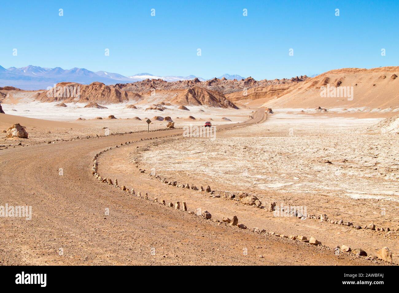 Chilean landscape, dirt road on Valley of the Moon. Chile panorama ...