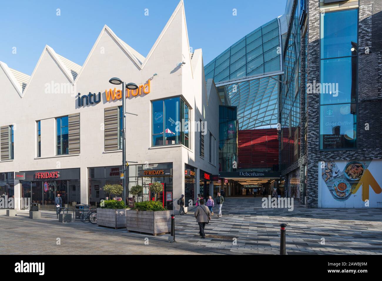 TGI Fridays chain restaurant and the entrance to Intu Watford shopping ...
