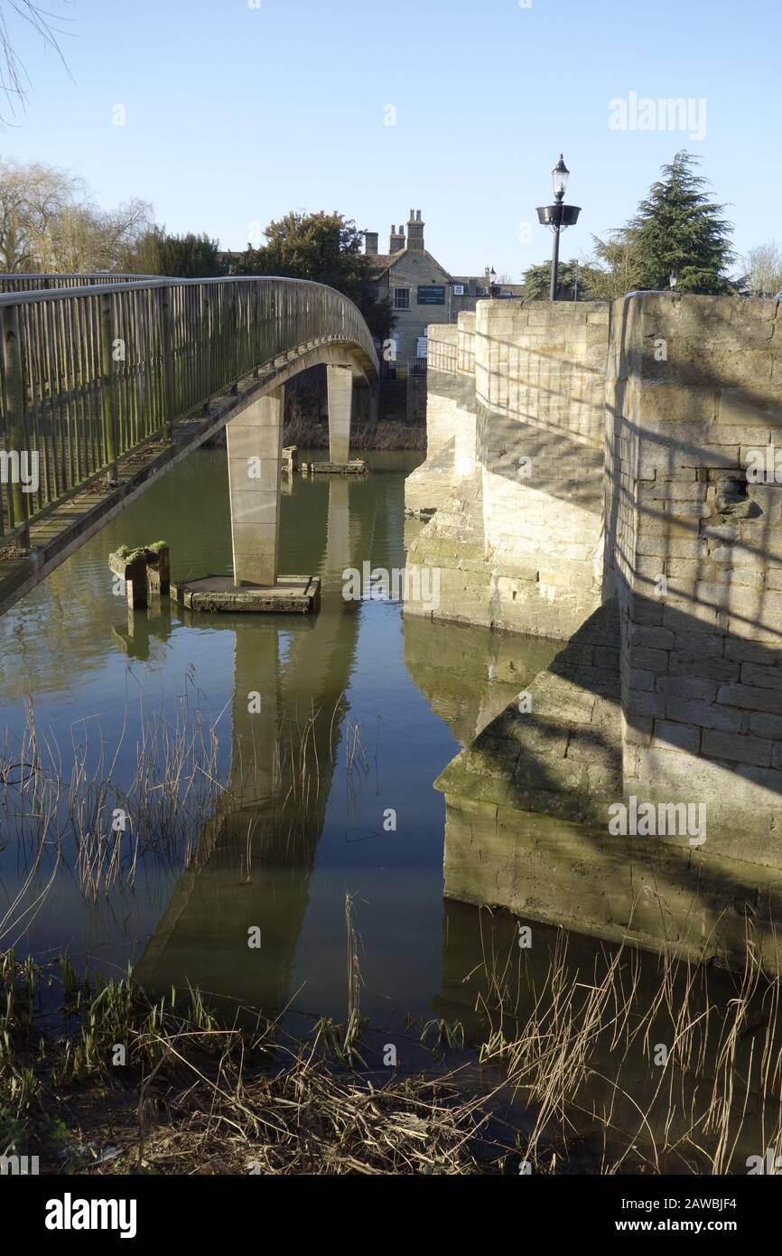 Old bridge huntingdon hi-res stock photography and images - Alamy