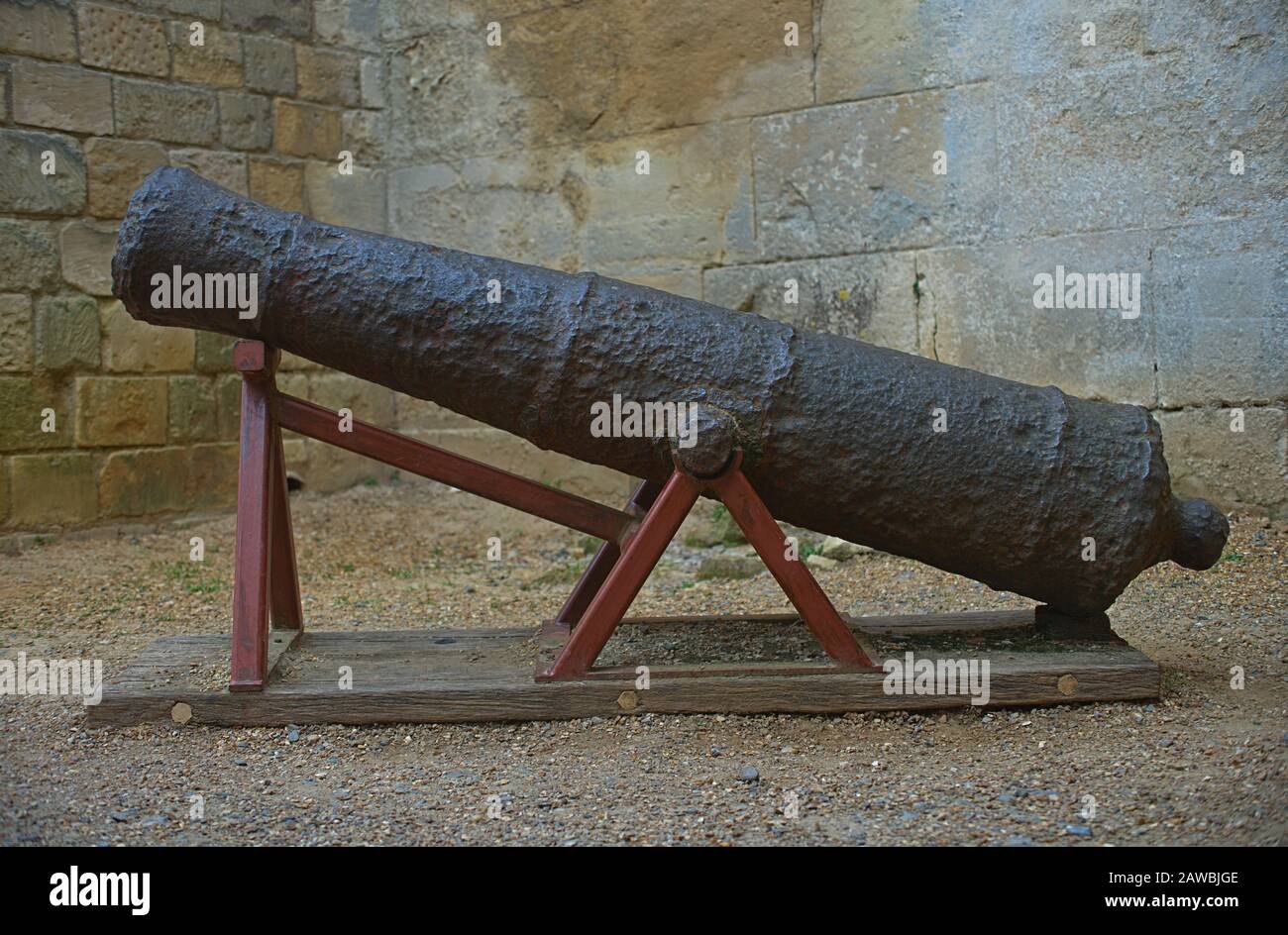 Side view on old naval antique cannon Stock Photo - Alamy
