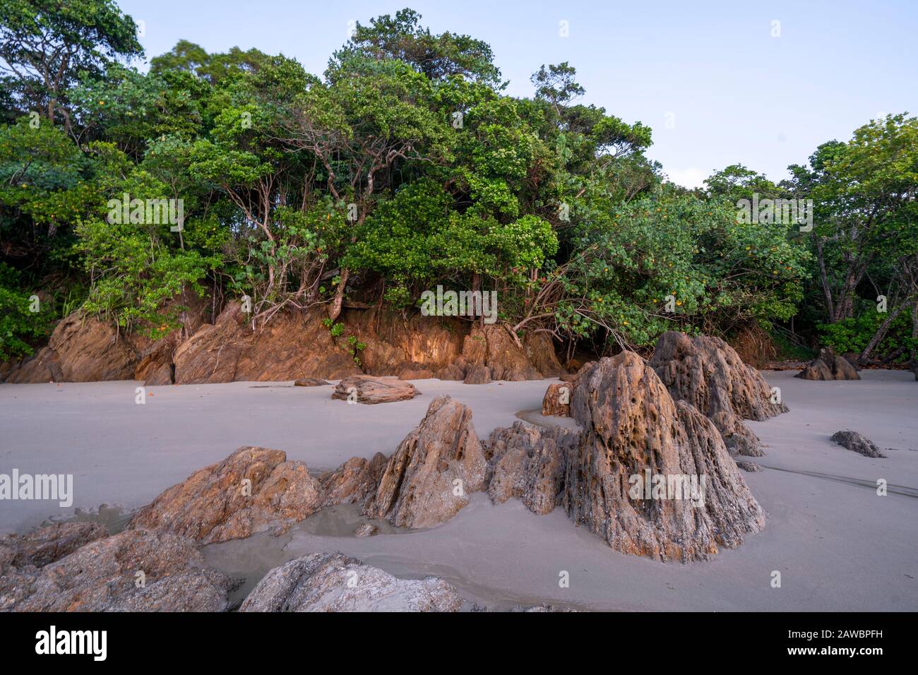 Etty bay near innisfail australia hi-res stock photography and images ...