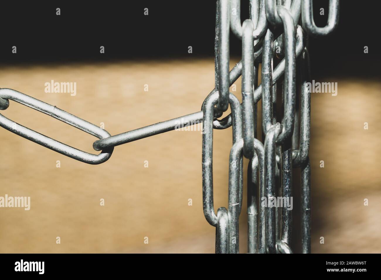 Industrial chains hi-res stock photography and images - Alamy
