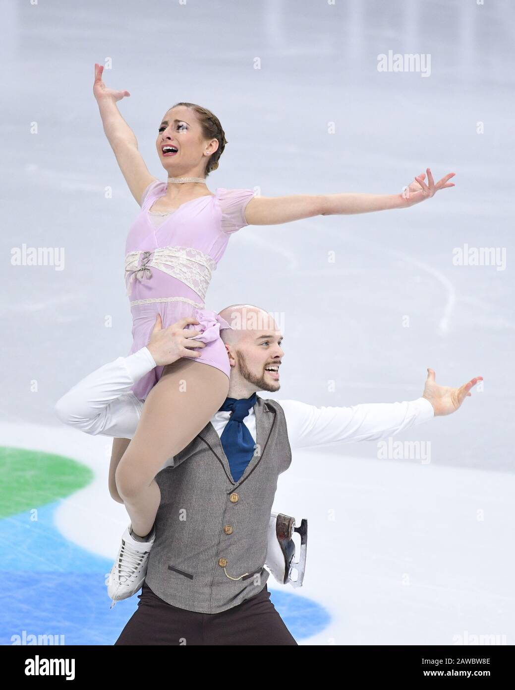 Seoul, South Korea. 8th Feb, 2020. Tarah Kayne & Danny O'Shea (USA ...