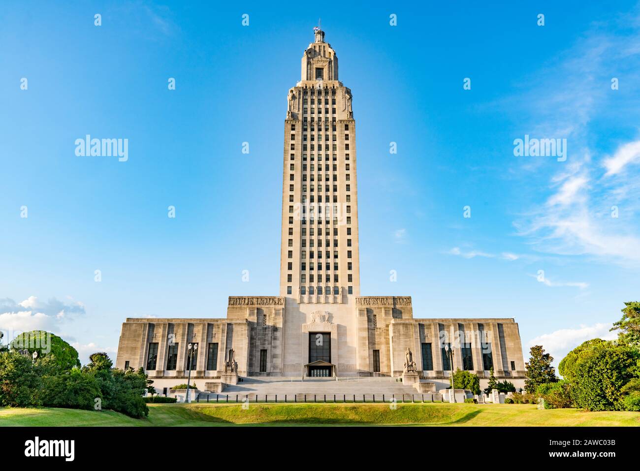 Capitol building in downtown baton hi-res stock photography and images ...