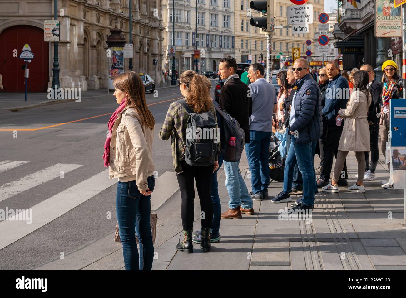 Pedestrian crossing sign vienna hi-res stock photography and images - Alamy