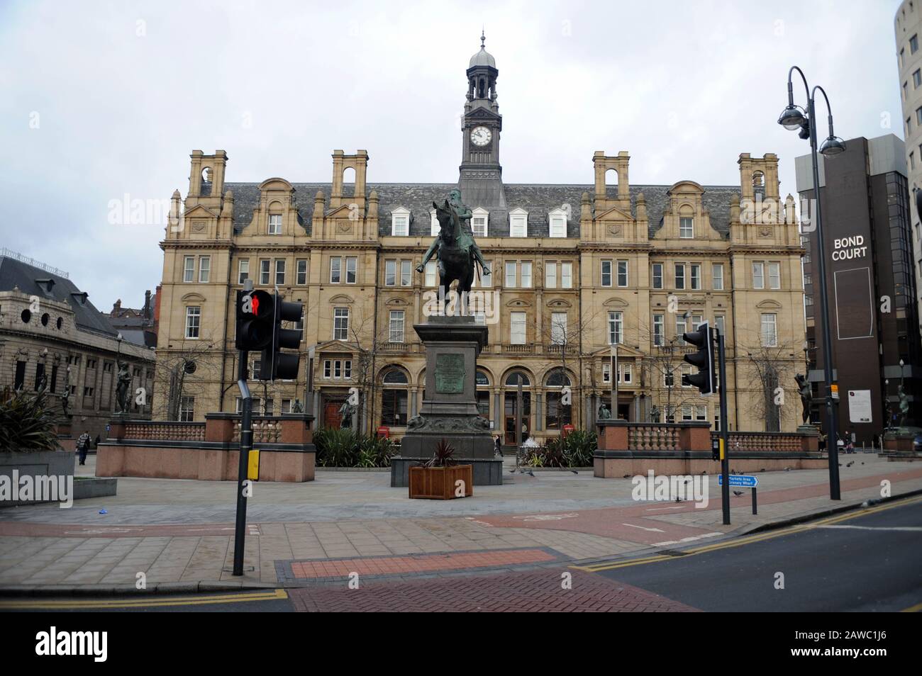 The Old Post office Building, City Square, Leeds, Yorkshire. Statue of ...