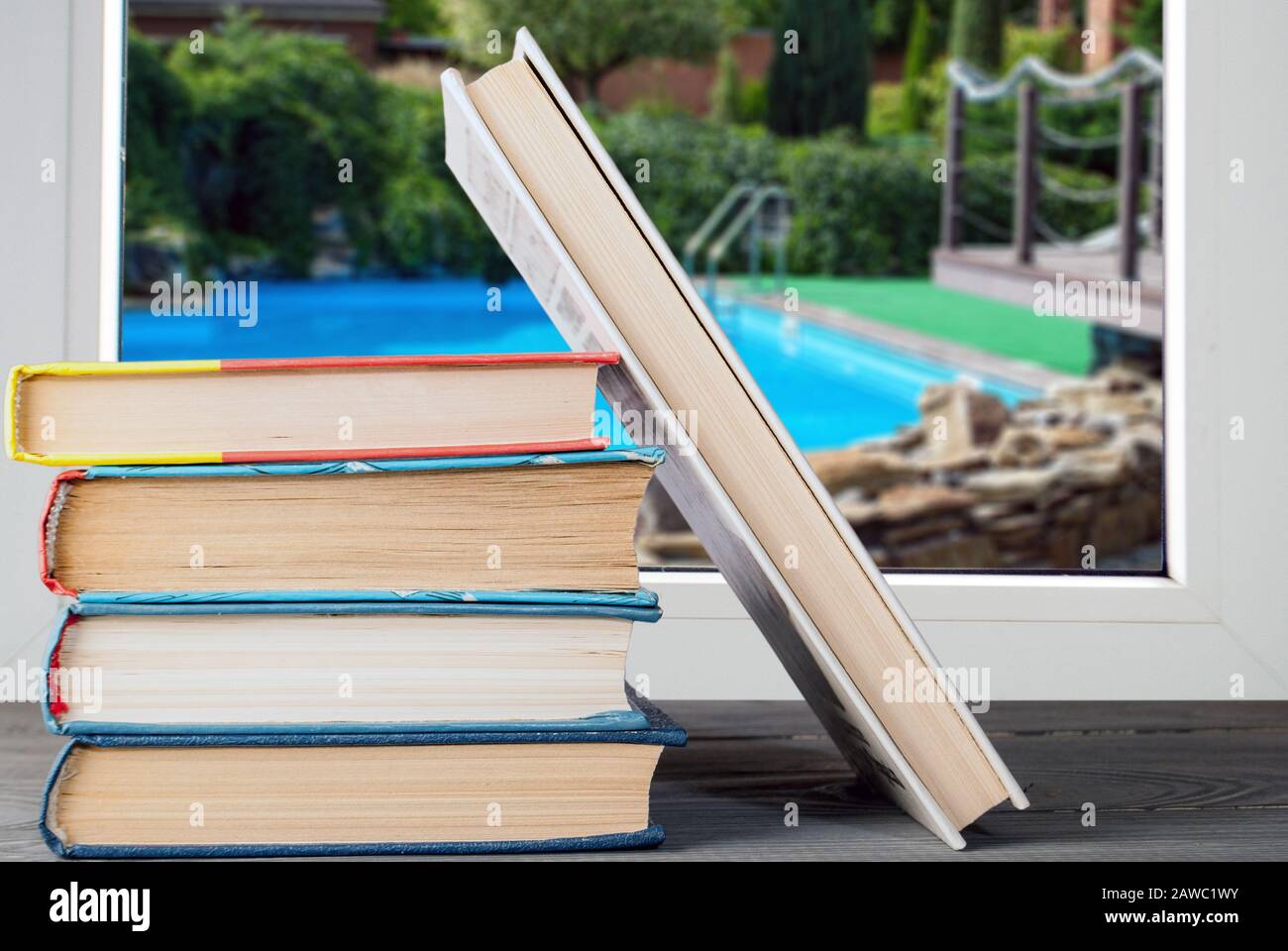 Student library reading books near hi-res stock photography and images ...