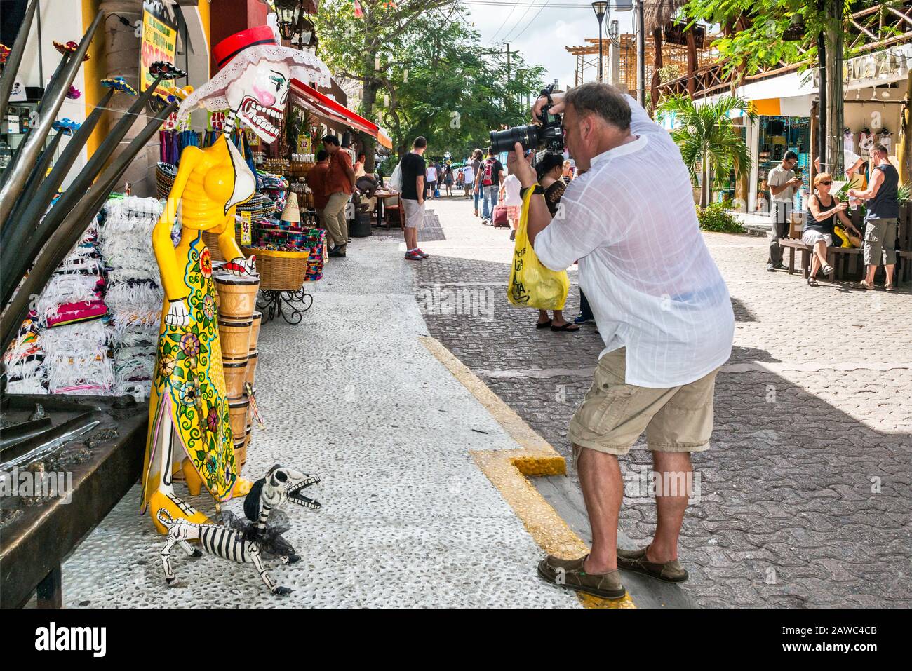 Female skeleton figure at shop, Quinta Avenida pedestrian area in Playa ...